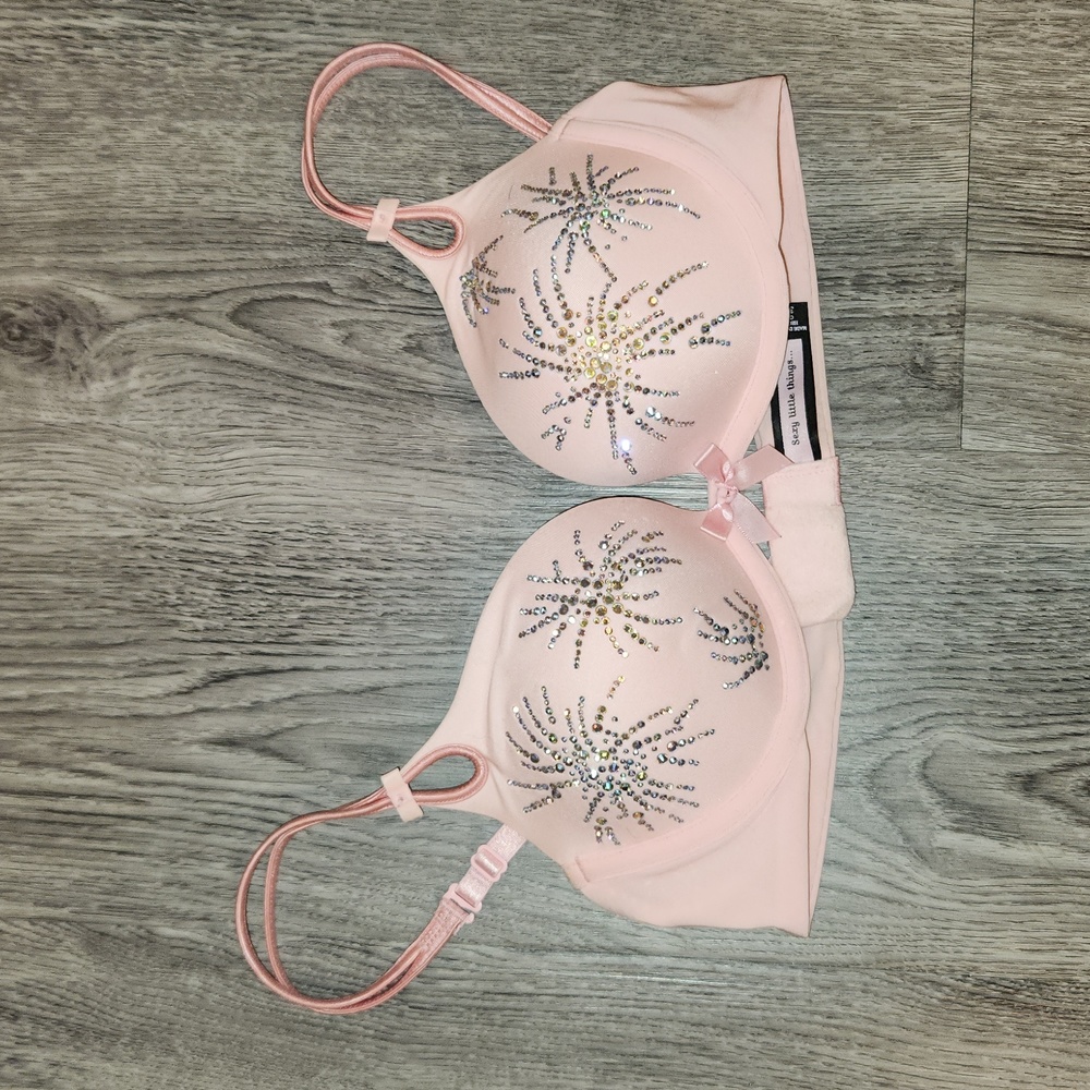 Limited Edition Victoria's Secret Fireworks Bra - Gem